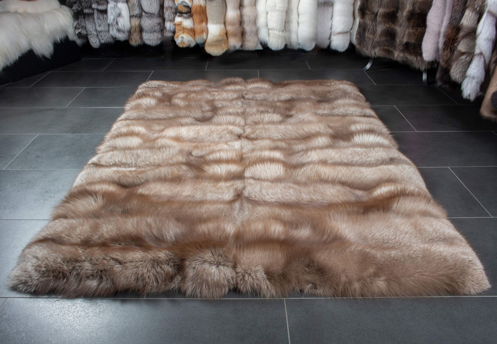 Natureller Fellteppich aus Amberfuchs