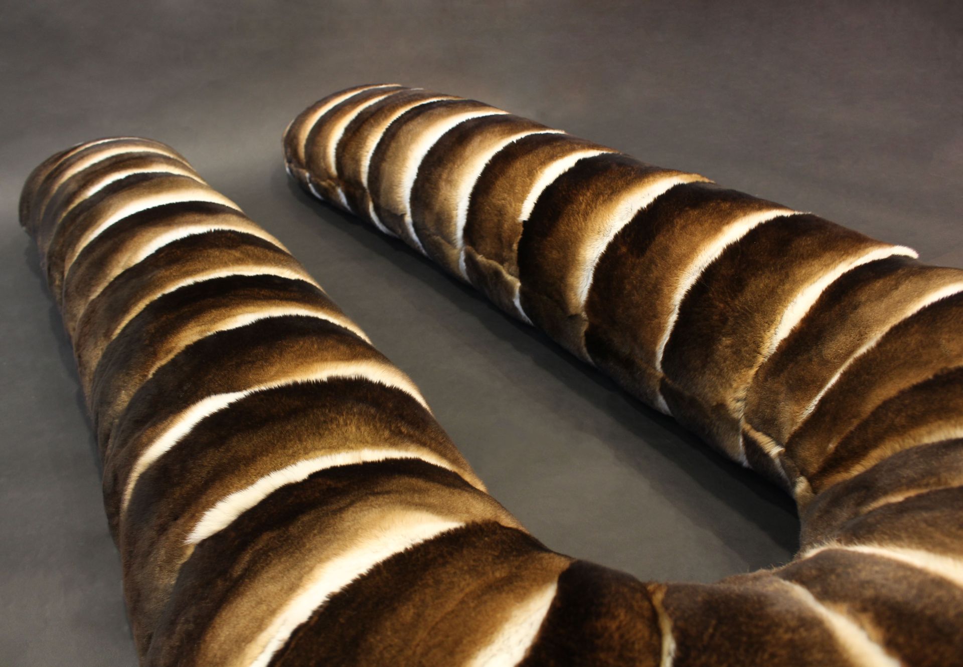 Premium Seitenschläferkissen aus Castor Rex Kaninchen